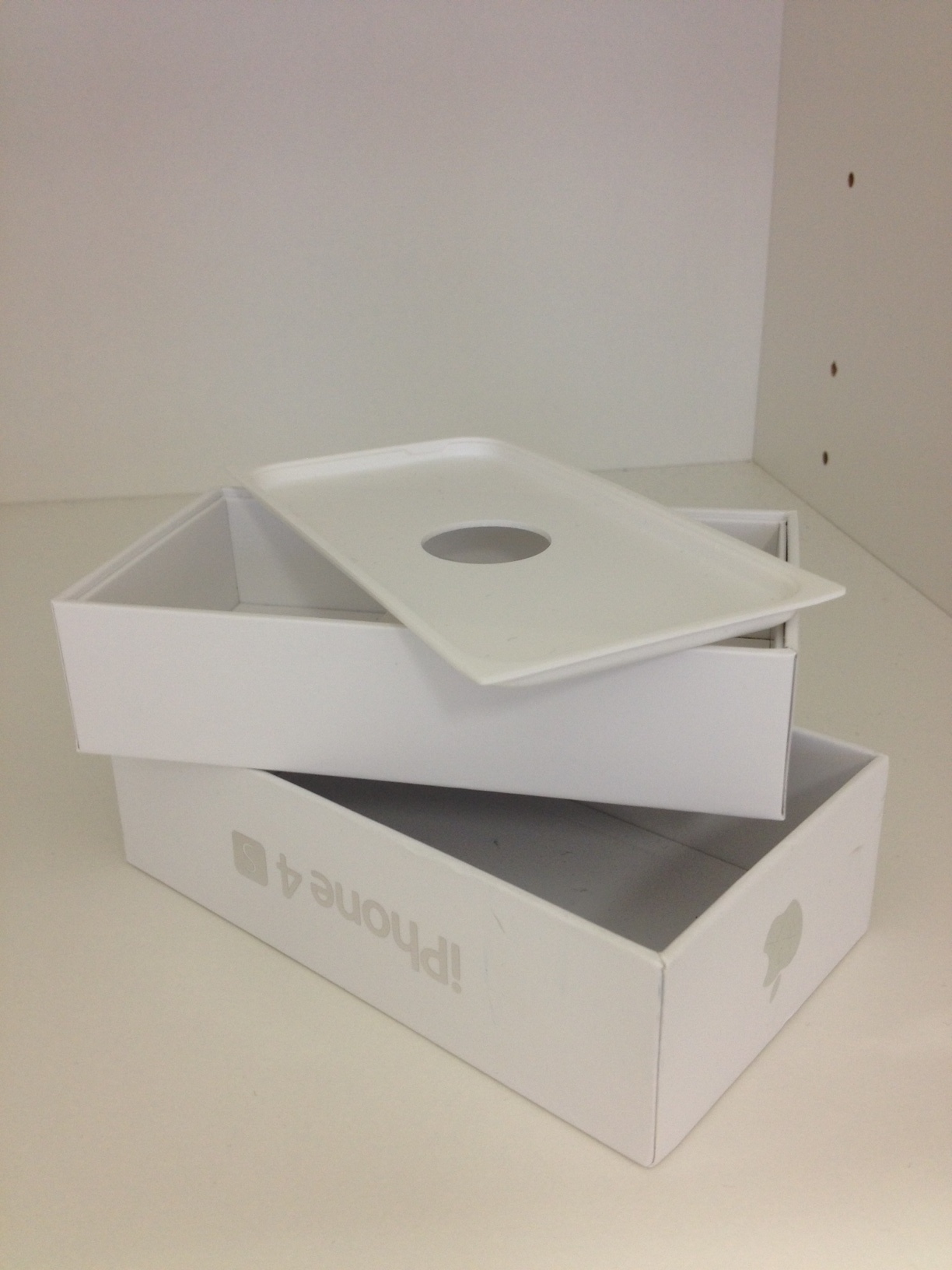 How to use an iPhone packaging box to make an iPhone testing sled - Altom
